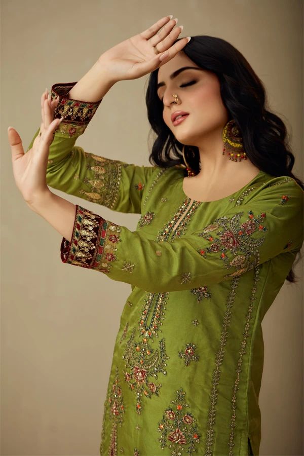 2085-Bisma Amir Afsana Organza Pakistani Readymade Suits – Kavya Style Plus